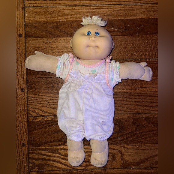 Toys | Vintage Cabbage Patch Kid With Blond Tuft Hair Blue Eye Purple ...